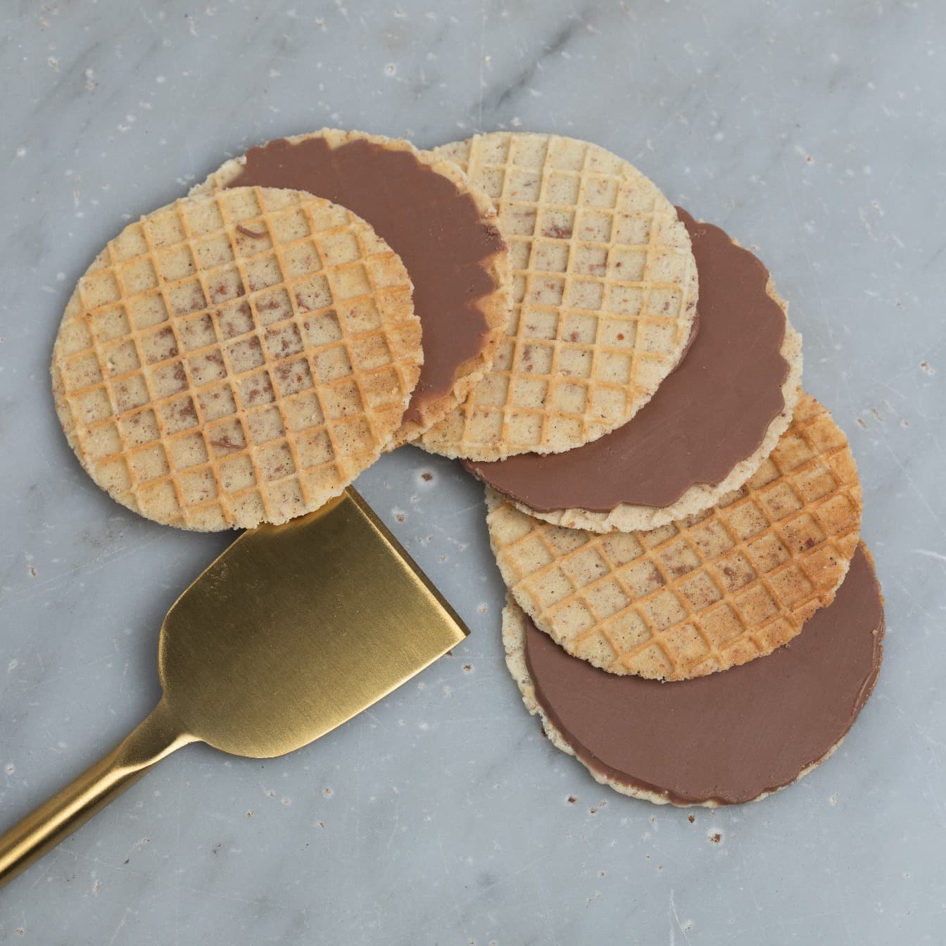 Galletas barquillo con chocolate de leche - crujientes y deliciosas - Cakao